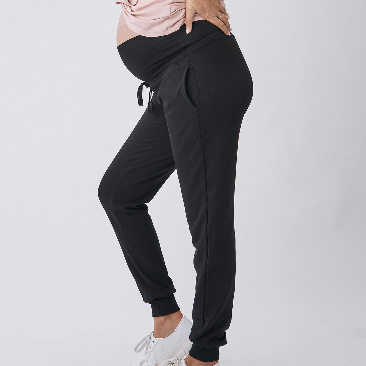Ultimate Comfort Maternity Sweatpants in Black – Angel Maternity USA
